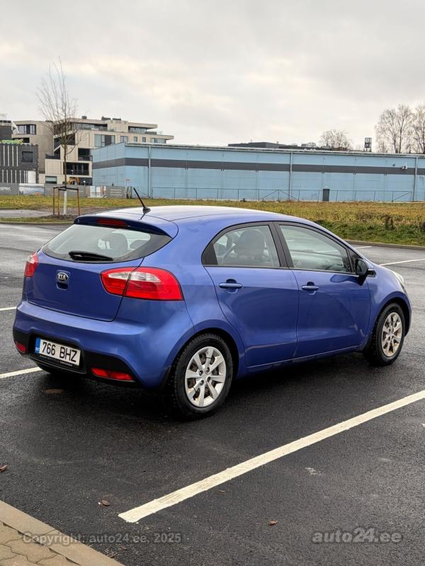 Blue Kia Rio 2012 in Tallinn, with an engine capacity of 1.20 L and mileage of 121 thousand km for 3300 €, photo 8 on AUTOMOTO.COM.LV