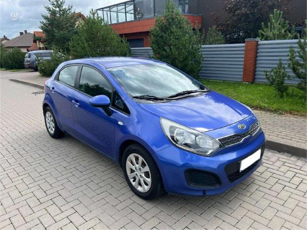 Blue Kia Rio 2012 in Klaipeda, with an engine capacity of 1.12 L and mileage of 215 thousand km for 3650 €, photo 2 on AUTOMOTO.COM.LV