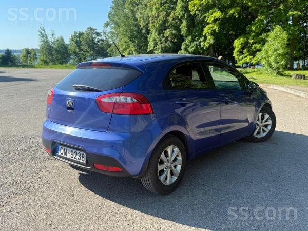 Blue Kia Rio 2012 in Aizkraukle, with an engine capacity of 1.40 L and mileage of 178 thousand km for 4100 €, photo 3 on AUTOMOTO.COM.LV