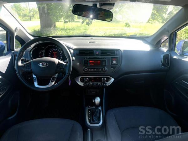 Blue Kia Rio 2012 in Aizkraukle, with an engine capacity of 1.40 L and mileage of 178 thousand km for 4100 €, photo 5 on AUTOMOTO.COM.LV