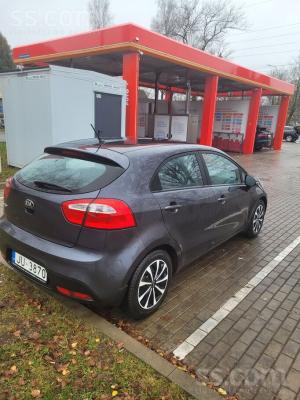 Zils Kia Rio 2015 Rīga, ar dzinēja tilpumu 1.20 L un nobraukumu 231 tūkst. km par 3500 €, foto 5 vietnē AUTOMOTO.COM.LV