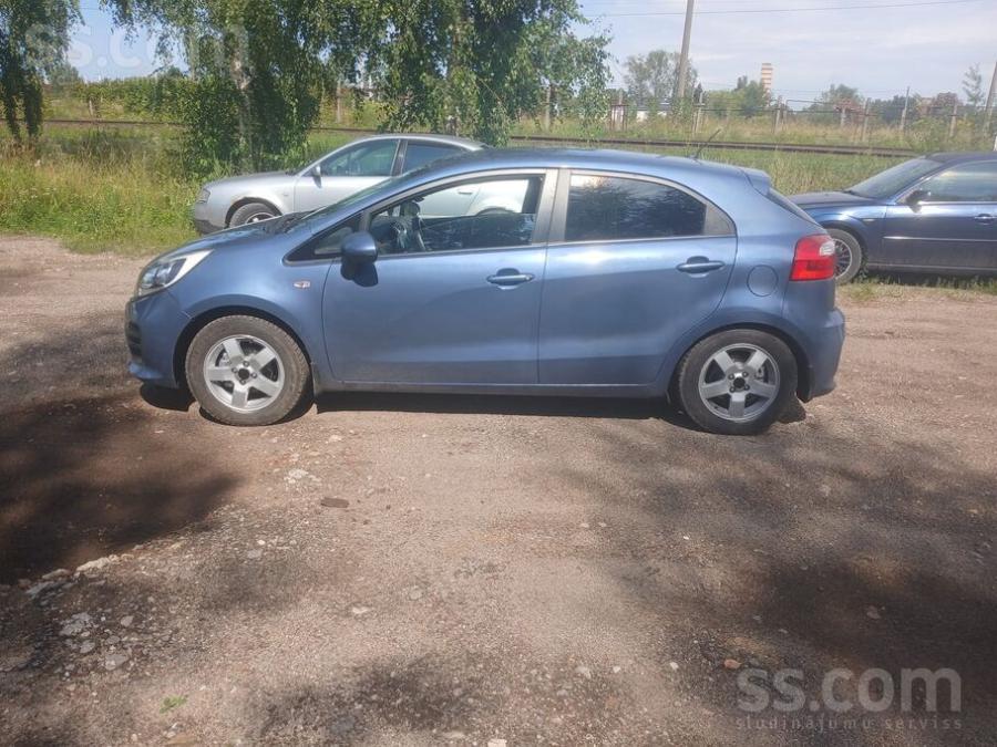 Blue Kia Rio 2015 in Riga, with an engine capacity of 1.30 L and mileage of 130 thousand km for 3500 €, photo 4 on AUTOMOTO.COM.LV
