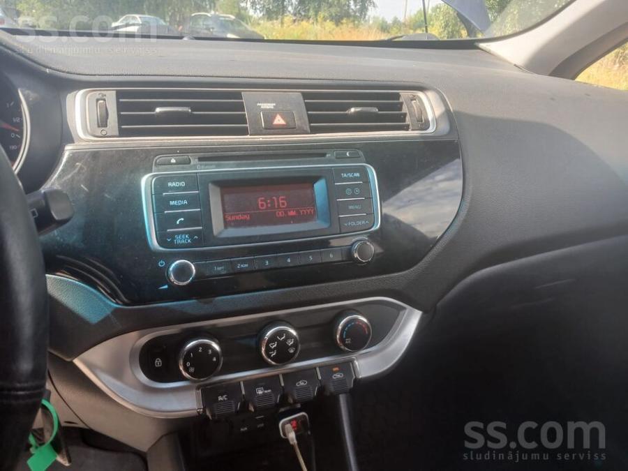 Blue Kia Rio 2015 in Riga, with an engine capacity of 1.30 L and mileage of 130 thousand km for 3500 €, photo 7 on AUTOMOTO.COM.LV