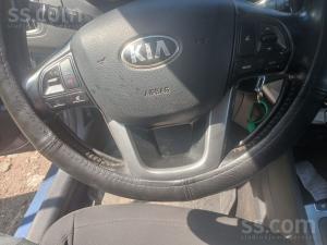 Blue Kia Rio 2015 in Riga, with an engine capacity of 1.30 L and mileage of 130 thousand km for 3500 €, photo 8 on AUTOMOTO.COM.LV