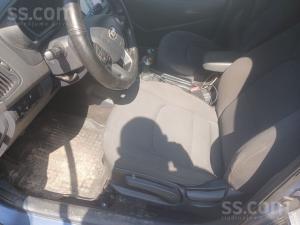Blue Kia Rio 2015 in Riga, with an engine capacity of 1.30 L and mileage of 130 thousand km for 3500 €, photo 9 on AUTOMOTO.COM.LV