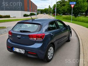 Blue Kia Rio 2021 in Riga, with an engine capacity of 1.00 L and mileage of 63 thousand km for 11250 €, photo  on AUTOMOTO.COM.LV
