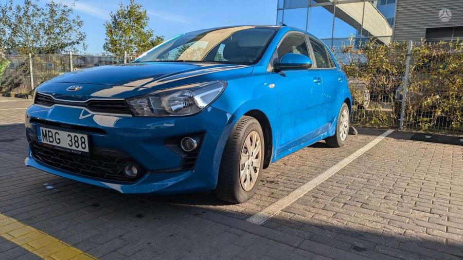 Blue Kia Rio 2021 in Vilnius, with an engine capacity of 1.20 L and mileage of 45 thousand km for 12000 €, photo 1 on AUTOMOTO.COM.LV