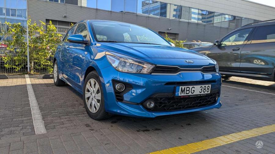 Blue Kia Rio 2021 in Vilnius, with an engine capacity of 1.20 L and mileage of 45 thousand km for 12000 €, photo 3 on AUTOMOTO.COM.LV