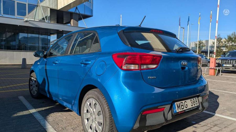 Blue Kia Rio 2021 in Vilnius, with an engine capacity of 1.20 L and mileage of 45 thousand km for 12000 €, photo 5 on AUTOMOTO.COM.LV