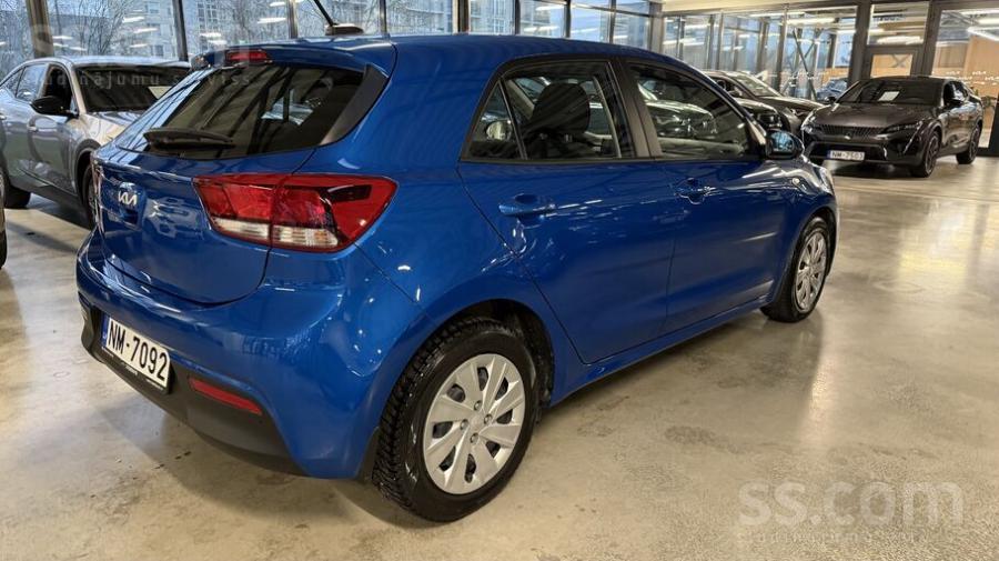 Zils Kia Rio 2023 Rīga, ar dzinēja tilpumu 1.00 L un nobraukumu 39 tūkst. km par 13500 €, foto 4 vietnē AUTOMOTO.COM.LV
