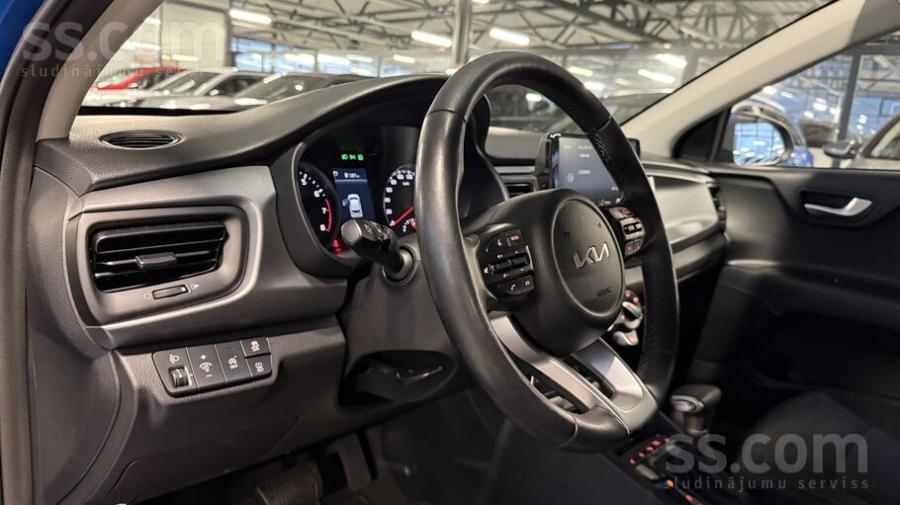 Zils Kia Rio 2023 Rīga, ar dzinēja tilpumu 1.00 L un nobraukumu 39 tūkst. km par 13500 €, foto 17 vietnē AUTOMOTO.COM.LV