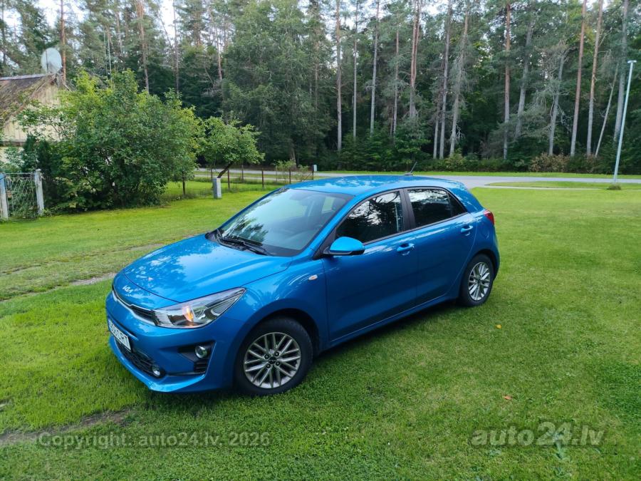 Blue Kia Rio 2023 in Valga, with an engine capacity of 1.20 L and mileage of 17 thousand km for 13000 €, photo 3 on AUTOMOTO.COM.LV