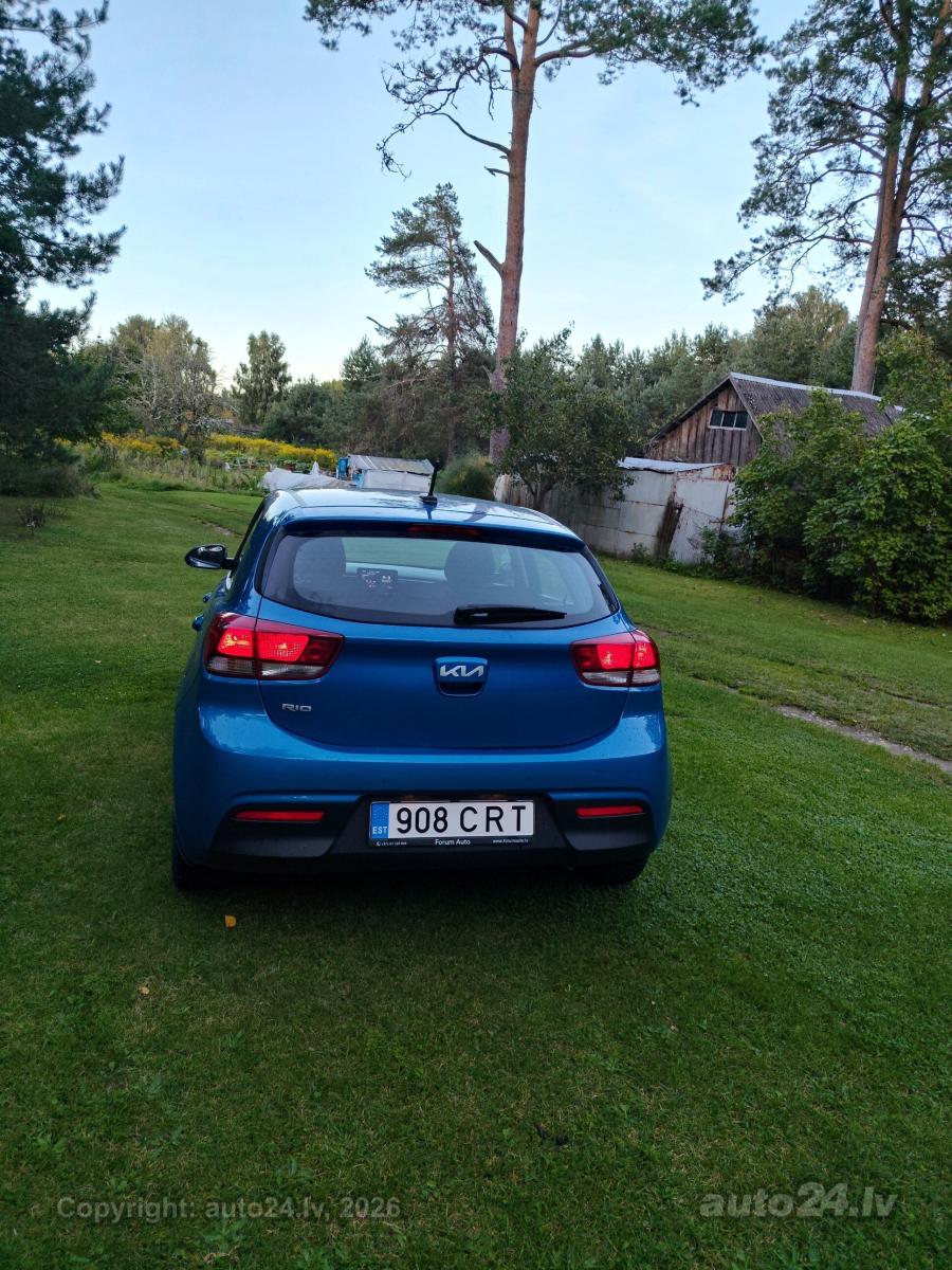 Blue Kia Rio 2023 in Valga, with an engine capacity of 1.20 L and mileage of 17 thousand km for 13000 €, photo 4 on AUTOMOTO.COM.LV