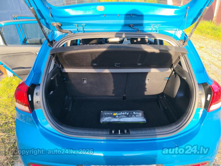 Blue Kia Rio 2023 in Valga, with an engine capacity of 1.20 L and mileage of 17 thousand km for 13000 €, photo 11 on AUTOMOTO.COM.LV