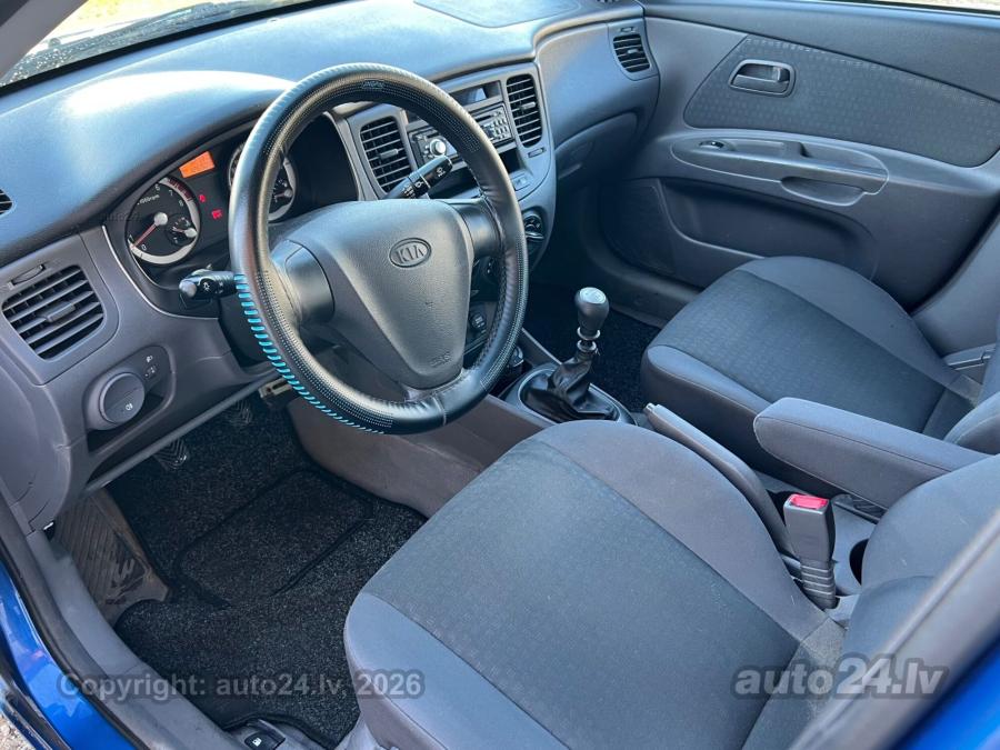 Zils Kia Rio 2006 Paide, ar dzinēja tilpumu 1.40 L un nobraukumu 127 tūkst. km par 2799 €, foto 12 vietnē AUTOMOTO.COM.LV