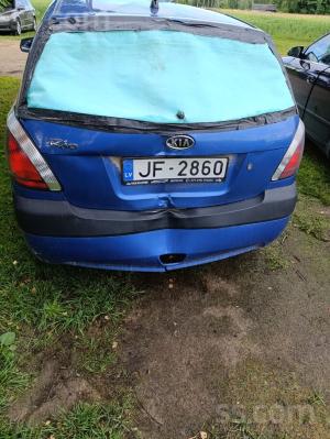 Zils Kia Rio 2007 Ludza, ar dzinēja tilpumu 1.40 L un nobraukumu 182 tūkst. km par 500 €, foto  vietnē AUTOMOTO.COM.LV