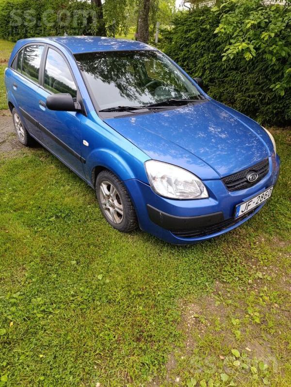 Blue Kia Rio 2007 in Ludza, with an engine capacity of 1.40 L and mileage of 182 thousand km for 500 €, photo 4 on AUTOMOTO.COM.LV