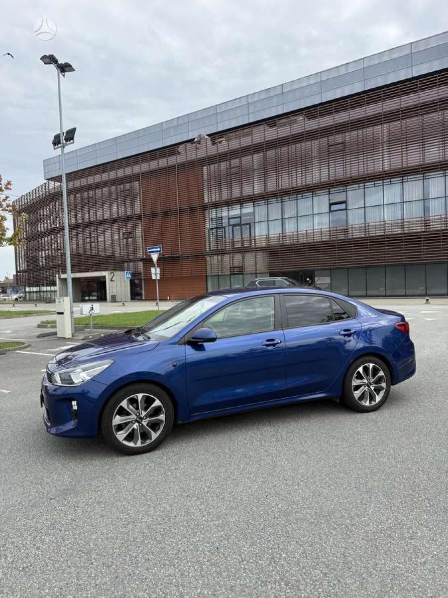 Blue Kia Rio 2018 in Klaipeda, with an engine capacity of 1.59 L and mileage of 193 thousand km for 7400 €, photo 5 on AUTOMOTO.COM.LV