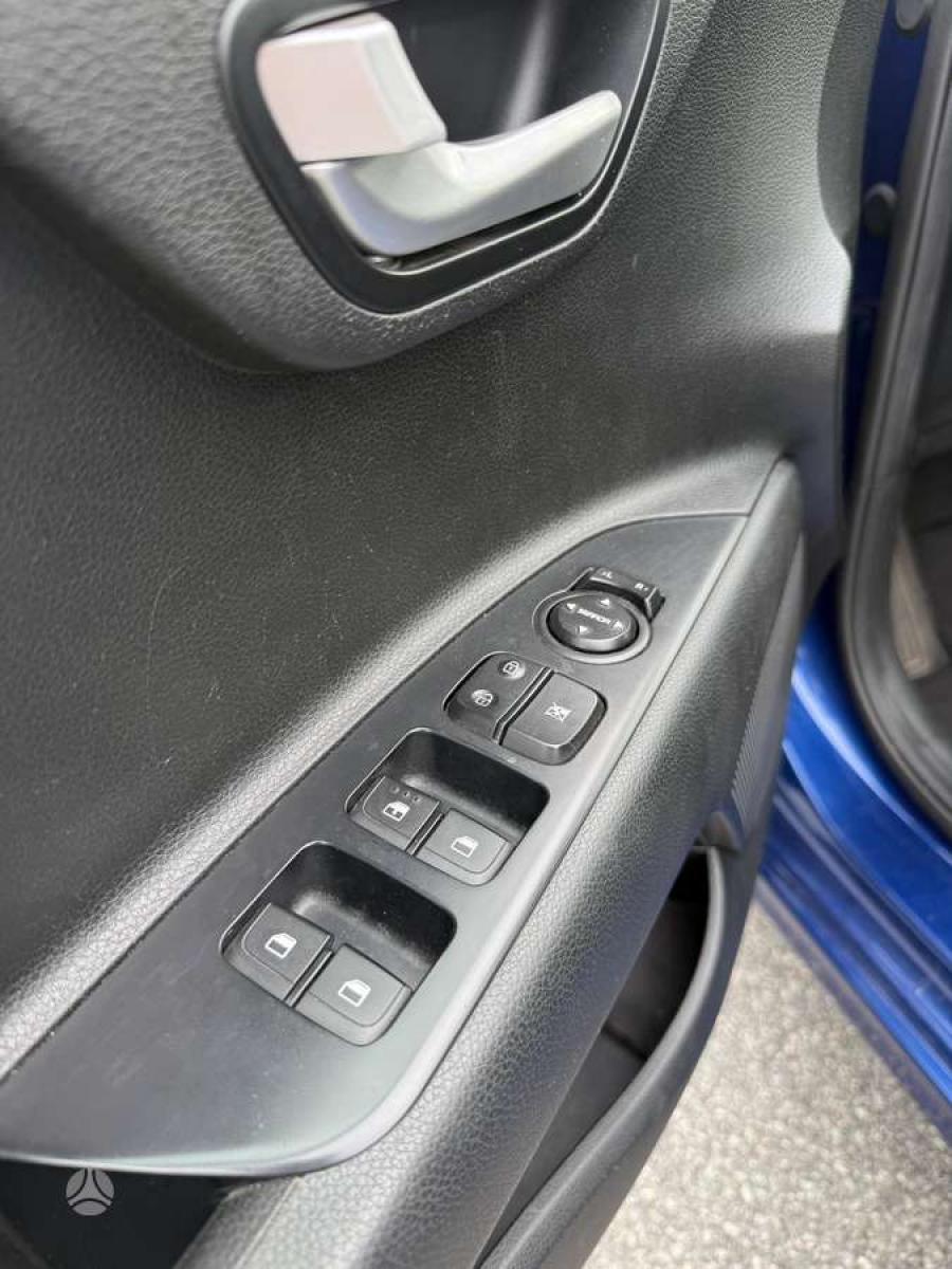 Blue Kia Rio 2018 in Klaipeda, with an engine capacity of 1.59 L and mileage of 193 thousand km for 7400 €, photo 15 on AUTOMOTO.COM.LV