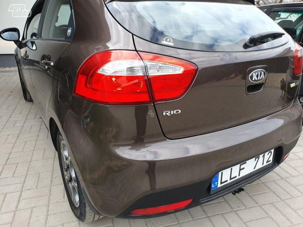 Brown Kia Rio 2012 in Siauliai, with an engine capacity of 1.20 L and mileage of 276 thousand km for 2800 €, photo 9 on AUTOMOTO.COM.LV