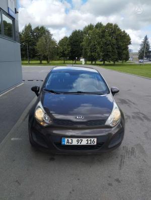 Brown Kia Rio 2013 in Silute, with an engine capacity of 0.00 L and mileage of 280 thousand km for 3200 €, photo 3 on AUTOMOTO.COM.LV