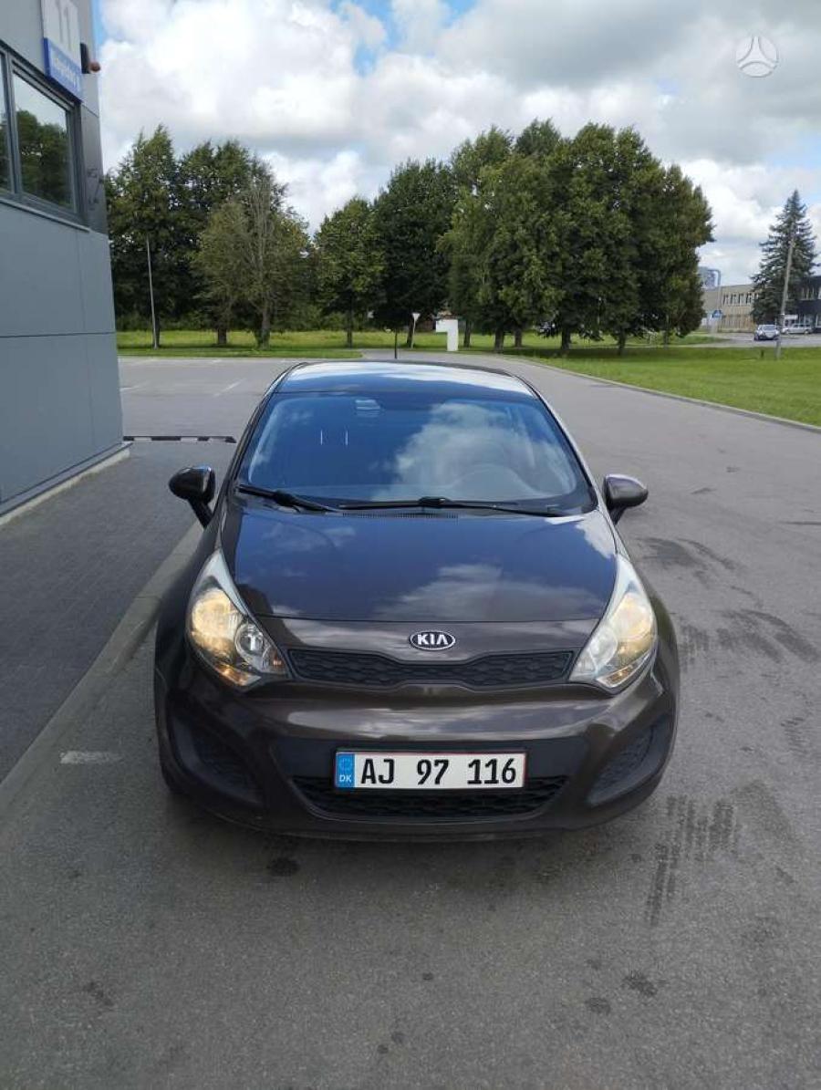 Brown Kia Rio 2013 in Silute, with an engine capacity of 0.00 L and mileage of 280 thousand km for 3200 €, photo 3 on AUTOMOTO.COM.LV