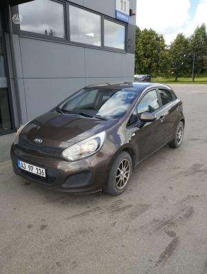 Brown Kia Rio 2013 in Silute, with an engine capacity of 0.00 L and mileage of 280 thousand km for 3200 €, photo 5 on AUTOMOTO.COM.LV