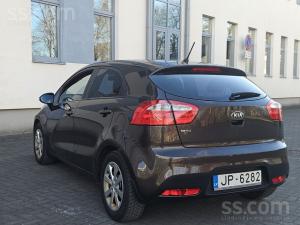 Brūns Kia Rio 2014 Jelgava, ar dzinēja tilpumu 1.30 L un nobraukumu 149 tūkst. km par 3600 €, foto 3 vietnē AUTOMOTO.COM.LV