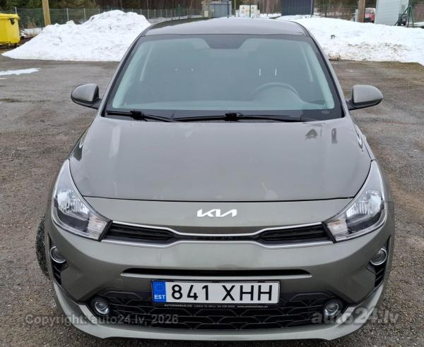 Green Kia Rio 2022 in Tallinn, with an engine capacity of 1.20 L and mileage of 30 thousand km for 12000 €, photo 2 on AUTOMOTO.COM.LV
