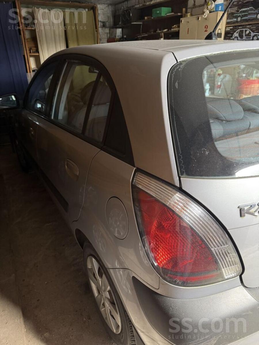 Grey Kia Rio 2007 in Riga, with an engine capacity of 1.40 L and mileage of 37 thousand km for 3000 €, photo 3 on AUTOMOTO.COM.LV