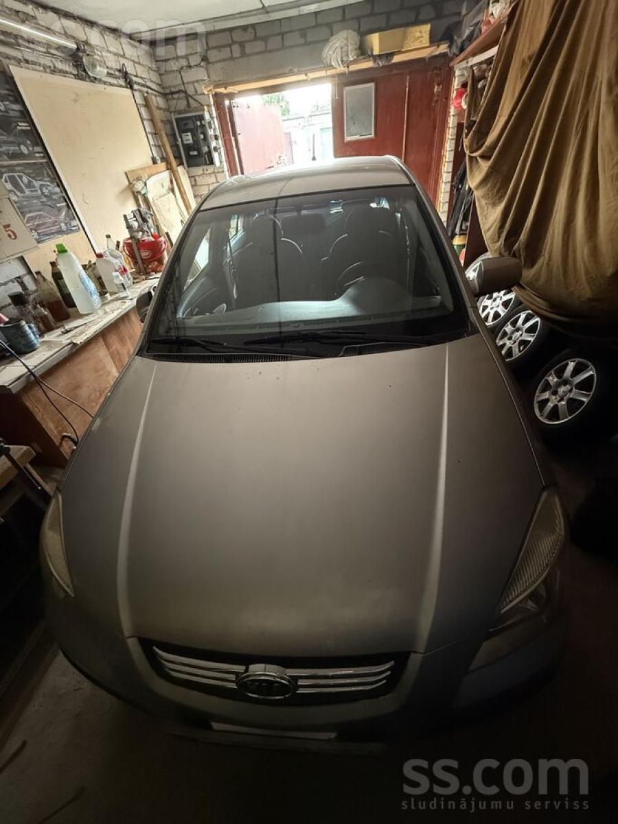 Grey Kia Rio 2007 in Riga, with an engine capacity of 1.40 L and mileage of 37 thousand km for 3000 €, photo 5 on AUTOMOTO.COM.LV