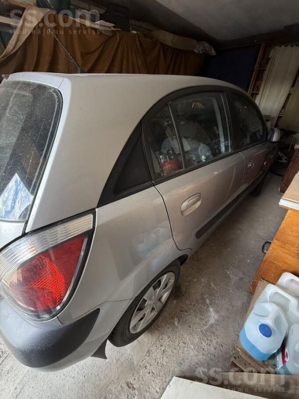 Pelēks Kia Rio 2007 Rīga, ar dzinēja tilpumu 1.40 L un nobraukumu 37 tūkst. km par 3000 €, foto 8 vietnē AUTOMOTO.COM.LV