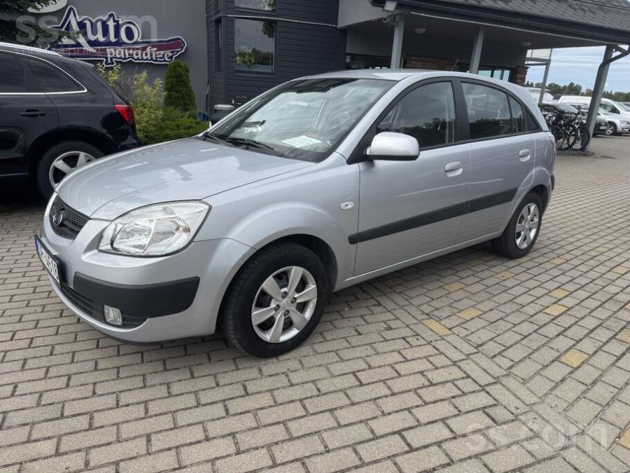 Grey Kia Rio 2008 in Talsi, with an engine capacity of 1.50 L and mileage of 104 thousand km for 3000 €, photo 1 on AUTOMOTO.COM.LV
