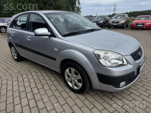 Grey Kia Rio 2008 in Talsi, with an engine capacity of 1.50 L and mileage of 104 thousand km for 3000 €, photo 3 on AUTOMOTO.COM.LV