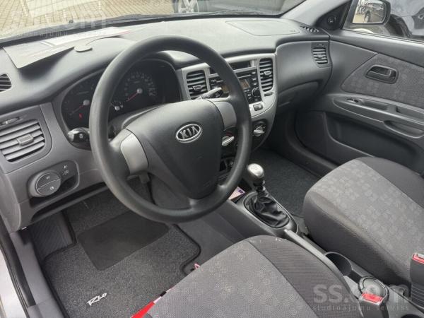 Grey Kia Rio 2008 in Talsi, with an engine capacity of 1.50 L and mileage of 104 thousand km for 3000 €, photo 9 on AUTOMOTO.COM.LV
