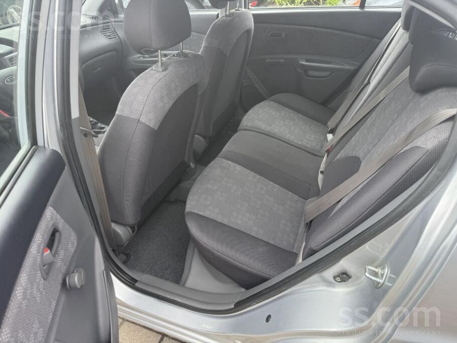 Grey Kia Rio 2008 in Talsi, with an engine capacity of 1.50 L and mileage of 104 thousand km for 3000 €, photo 11 on AUTOMOTO.COM.LV