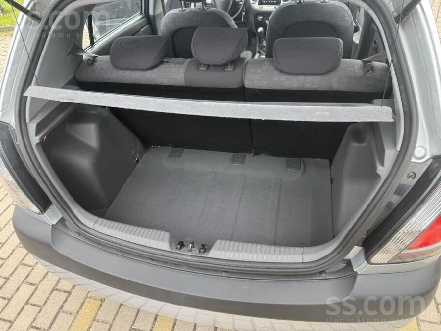 Grey Kia Rio 2008 in Talsi, with an engine capacity of 1.50 L and mileage of 104 thousand km for 3000 €, photo 12 on AUTOMOTO.COM.LV