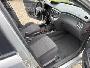 Grey Kia Rio 2008 in Talsi, with an engine capacity of 1.50 L and mileage of 104 thousand km for 3000 €, photo 14 on AUTOMOTO.COM.LV