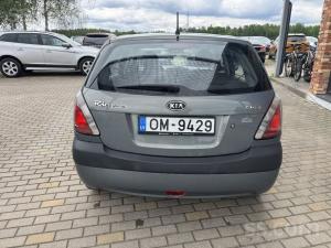 Grey Kia Rio 2010 in Talsi, with an engine capacity of 1.50 L and mileage of 206 thousand km for 3000 €, photo 6 on AUTOMOTO.COM.LV