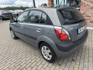Grey Kia Rio 2010 in Talsi, with an engine capacity of 1.50 L and mileage of 206 thousand km for 3000 €, photo 7 on AUTOMOTO.COM.LV
