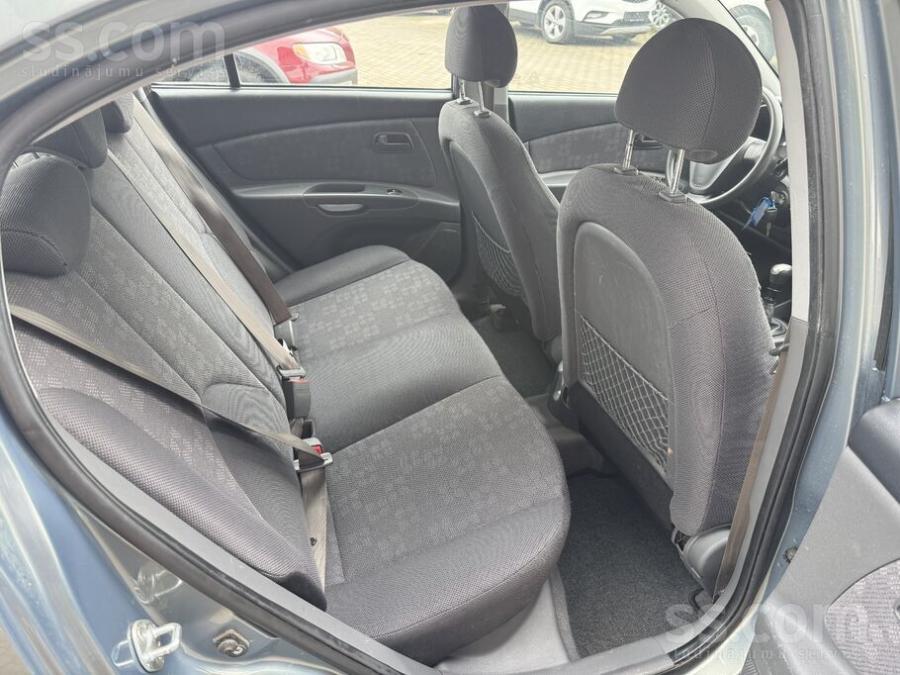 Grey Kia Rio 2010 in Talsi, with an engine capacity of 1.50 L and mileage of 206 thousand km for 3000 €, photo 13 on AUTOMOTO.COM.LV