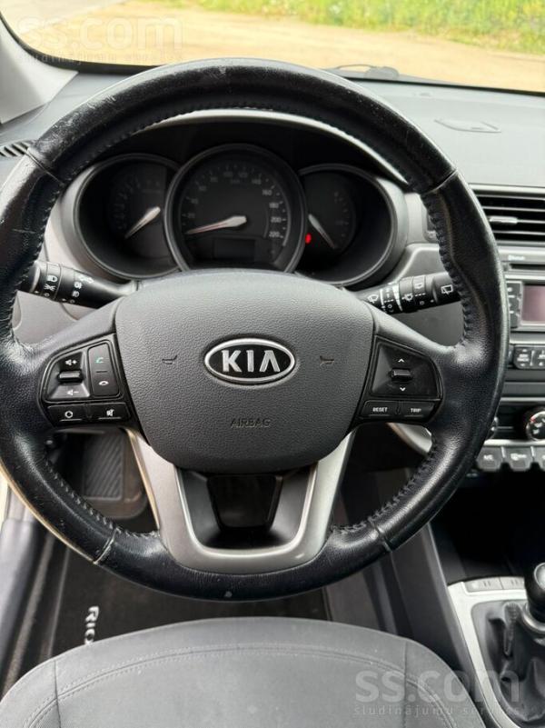 Pelēks Kia Rio 2012 Rīga, ar dzinēja tilpumu 1.20 L un nobraukumu 173 tūkst. km par 1500 €, foto 4 vietnē AUTOMOTO.COM.LV