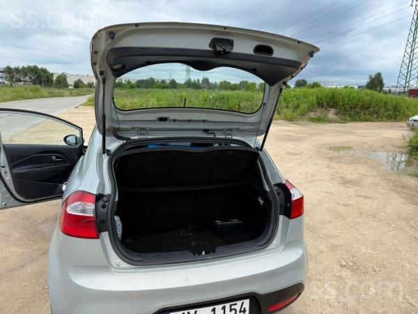 Pelēks Kia Rio 2012 Rīga, ar dzinēja tilpumu 1.20 L un nobraukumu 173 tūkst. km par 1500 €, foto 6 vietnē AUTOMOTO.COM.LV