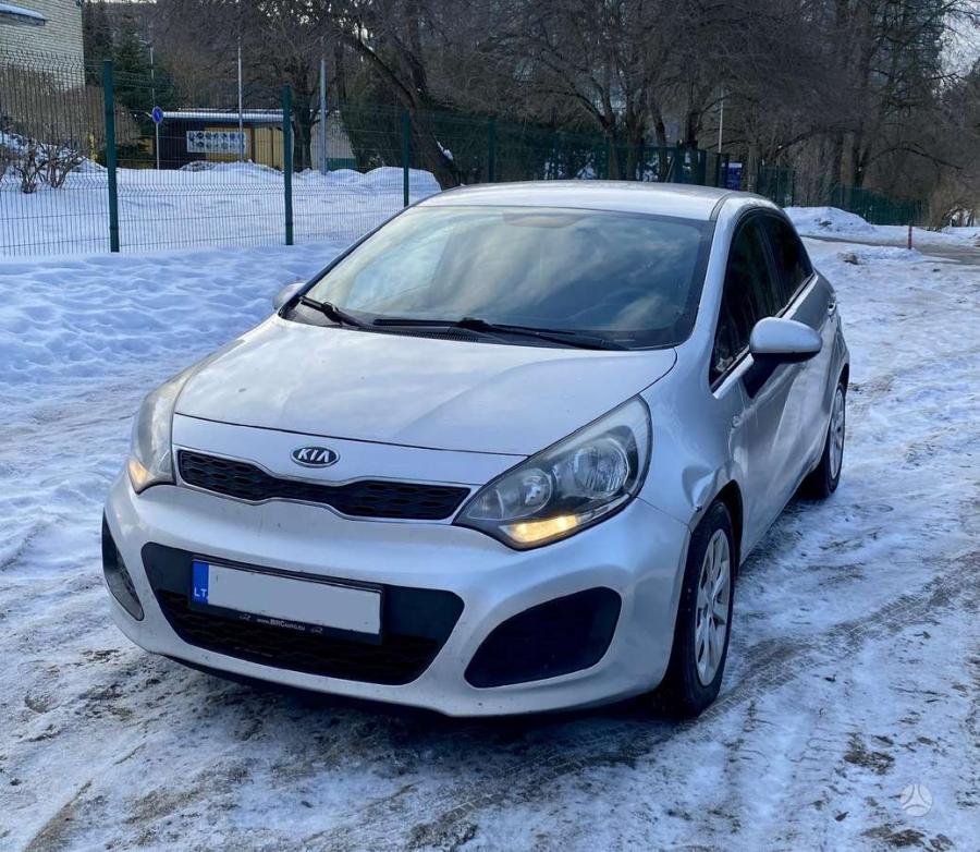 Pelēks Kia Rio 2012 Viļņa, ar dzinēja tilpumu 1.40 L un nobraukumu 297 tūkst. km par 1499 €, foto 1 vietnē AUTOMOTO.COM.LV