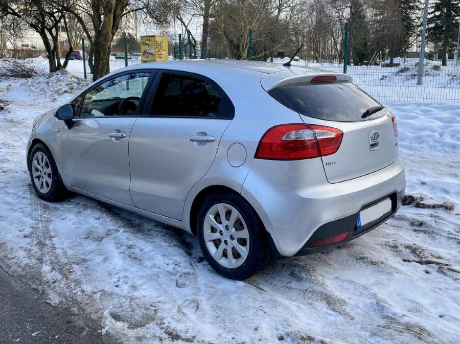 Pelēks Kia Rio 2012 Viļņa, ar dzinēja tilpumu 1.40 L un nobraukumu 297 tūkst. km par 1499 €, foto 5 vietnē AUTOMOTO.COM.LV