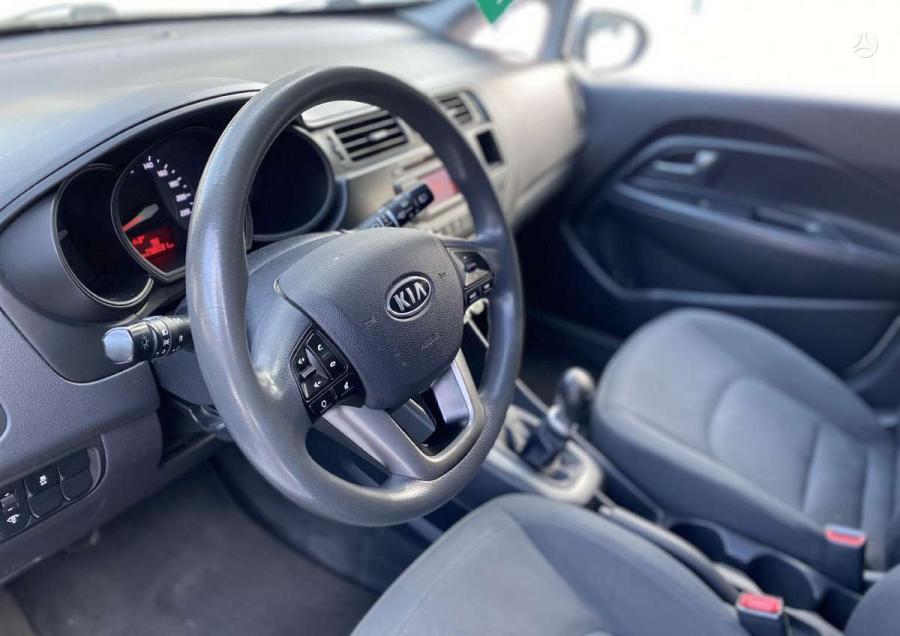 Pelēks Kia Rio 2012 Viļņa, ar dzinēja tilpumu 1.40 L un nobraukumu 297 tūkst. km par 1499 €, foto 9 vietnē AUTOMOTO.COM.LV