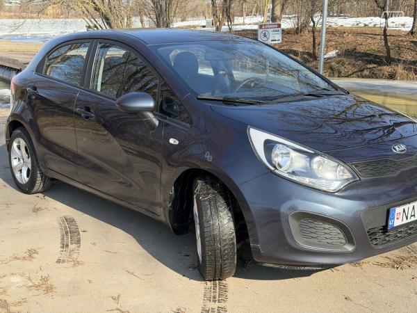 Grey Kia Rio 2012 in Panevezys, with an engine capacity of 1.10 L and mileage of 346 thousand km for 2400 €, photo 2 on AUTOMOTO.COM.LV