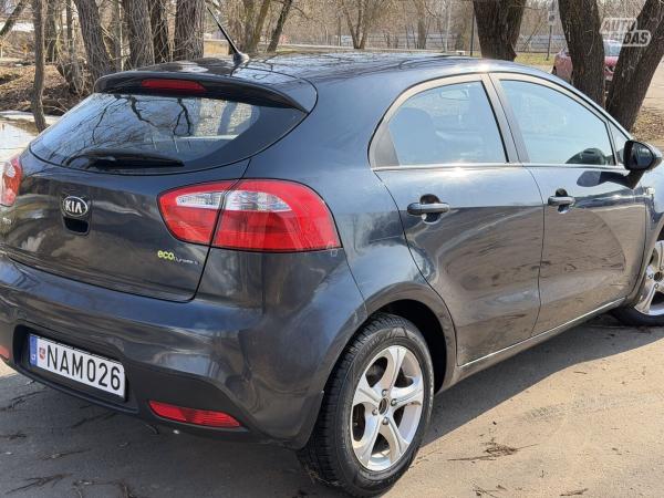 Grey Kia Rio 2012 in Panevezys, with an engine capacity of 1.10 L and mileage of 346 thousand km for 2400 €, photo 5 on AUTOMOTO.COM.LV