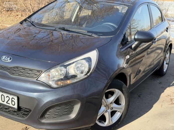 Grey Kia Rio 2012 in Panevezys, with an engine capacity of 1.10 L and mileage of 346 thousand km for 2400 €, photo 9 on AUTOMOTO.COM.LV