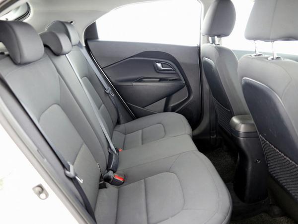 Pelēks Kia Rio 2012 Tallina, ar dzinēja tilpumu 1.10 L un nobraukumu 304 tūkst. km par 2199 €, foto 7 vietnē AUTOMOTO.COM.LV